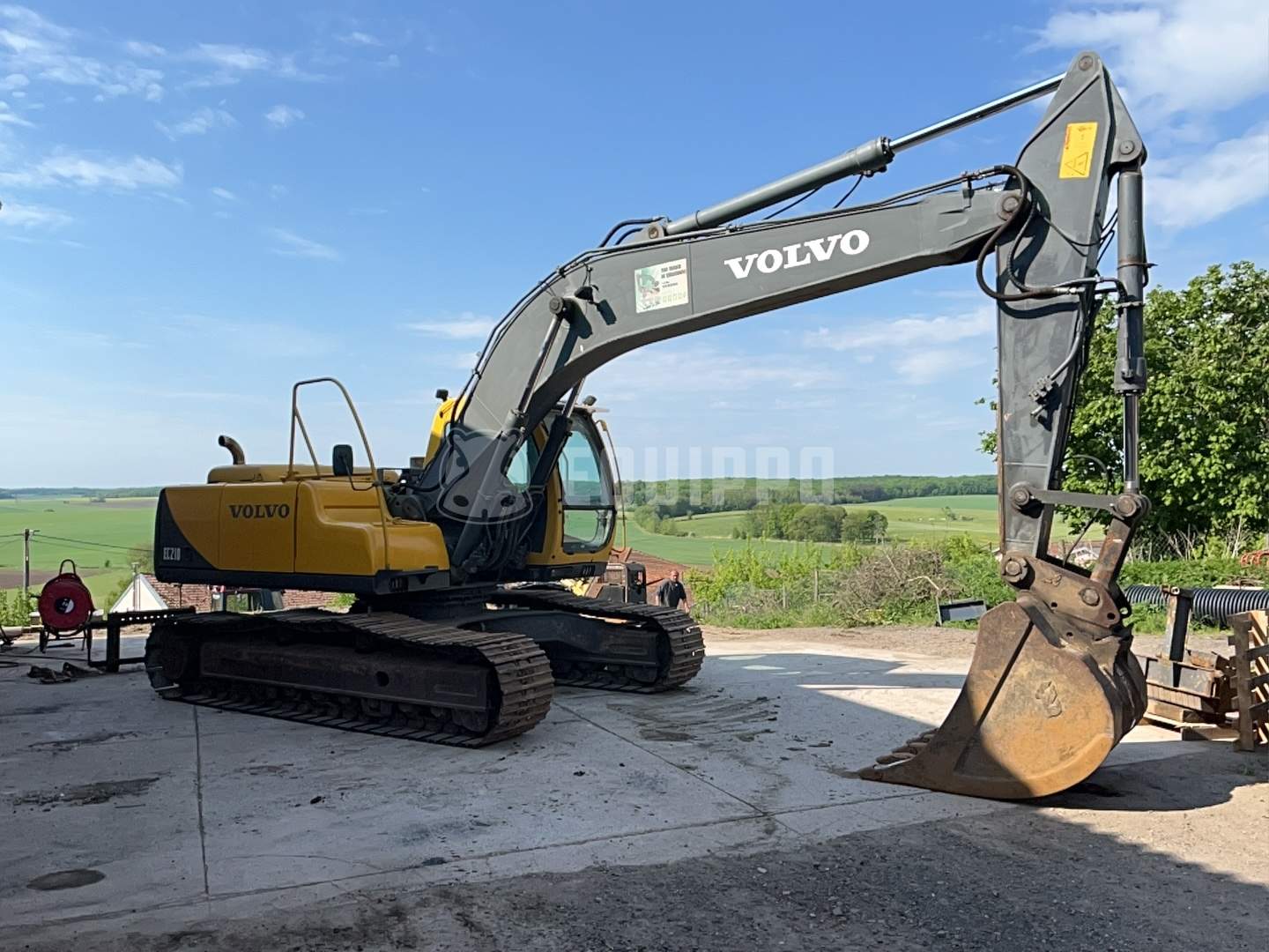 Volvo EC210LC Used Tracked Excavator for Sale | Equippo